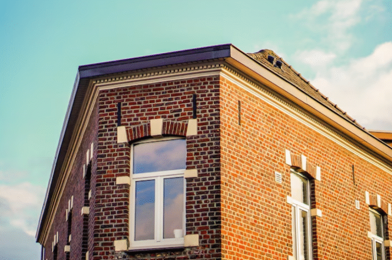 Maison en brique : l’alliance parfaite entre solidité et style